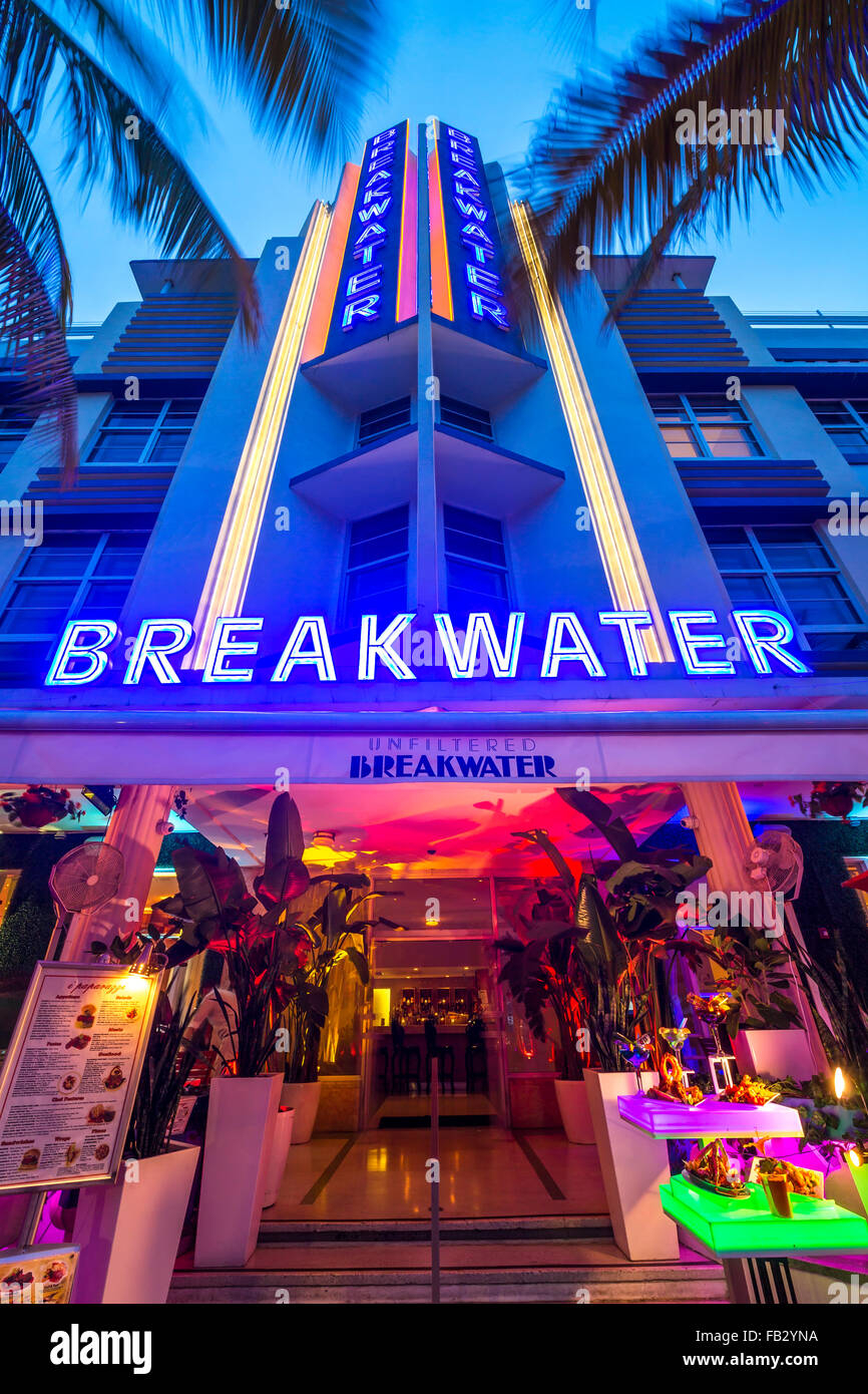 Art deco district at night, Ocean Drive, South Beach, Miami Beach ...