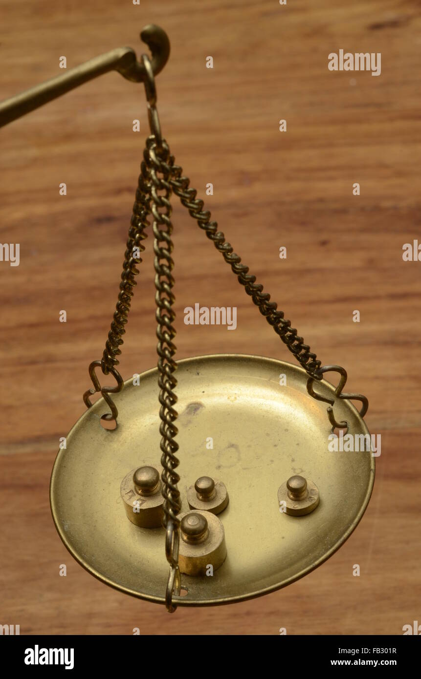 Scale balance hi-res stock photography and images - Alamy