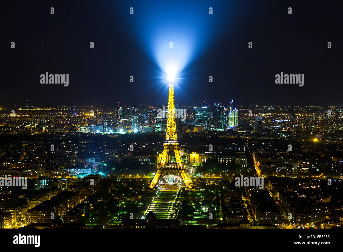 Paris skyline night hi-res stock photography and images - Alamy