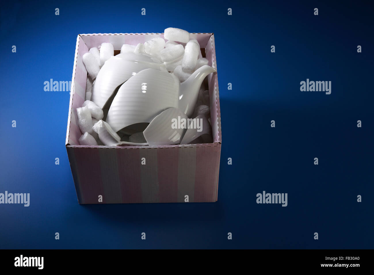 Broken teapot hi-res stock photography and images - Alamy