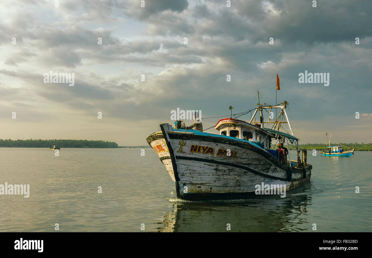 Deep sea trawlers fishing hi-res stock photography and images - Alamy