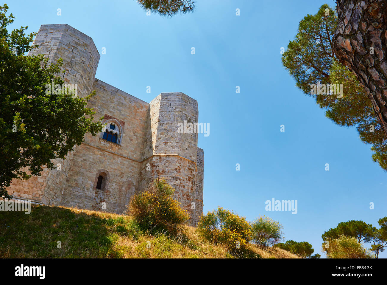 13th century Castel del Monte (Castle of the Mountain), Andria, Apulia ...