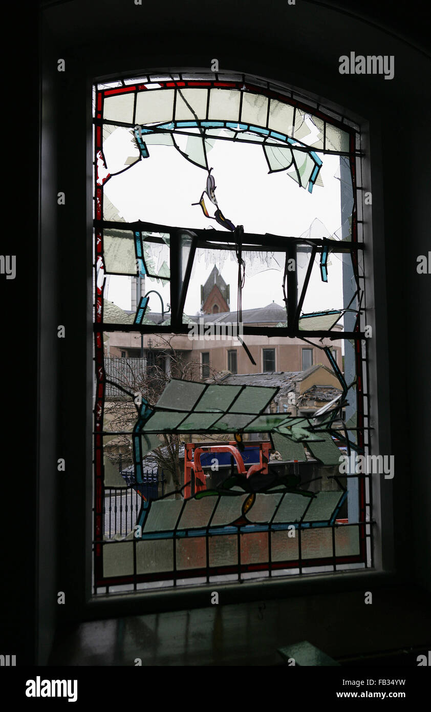 UNITED KINGDOM, Newry : Bomb damage to Newry courthouse where a car ...