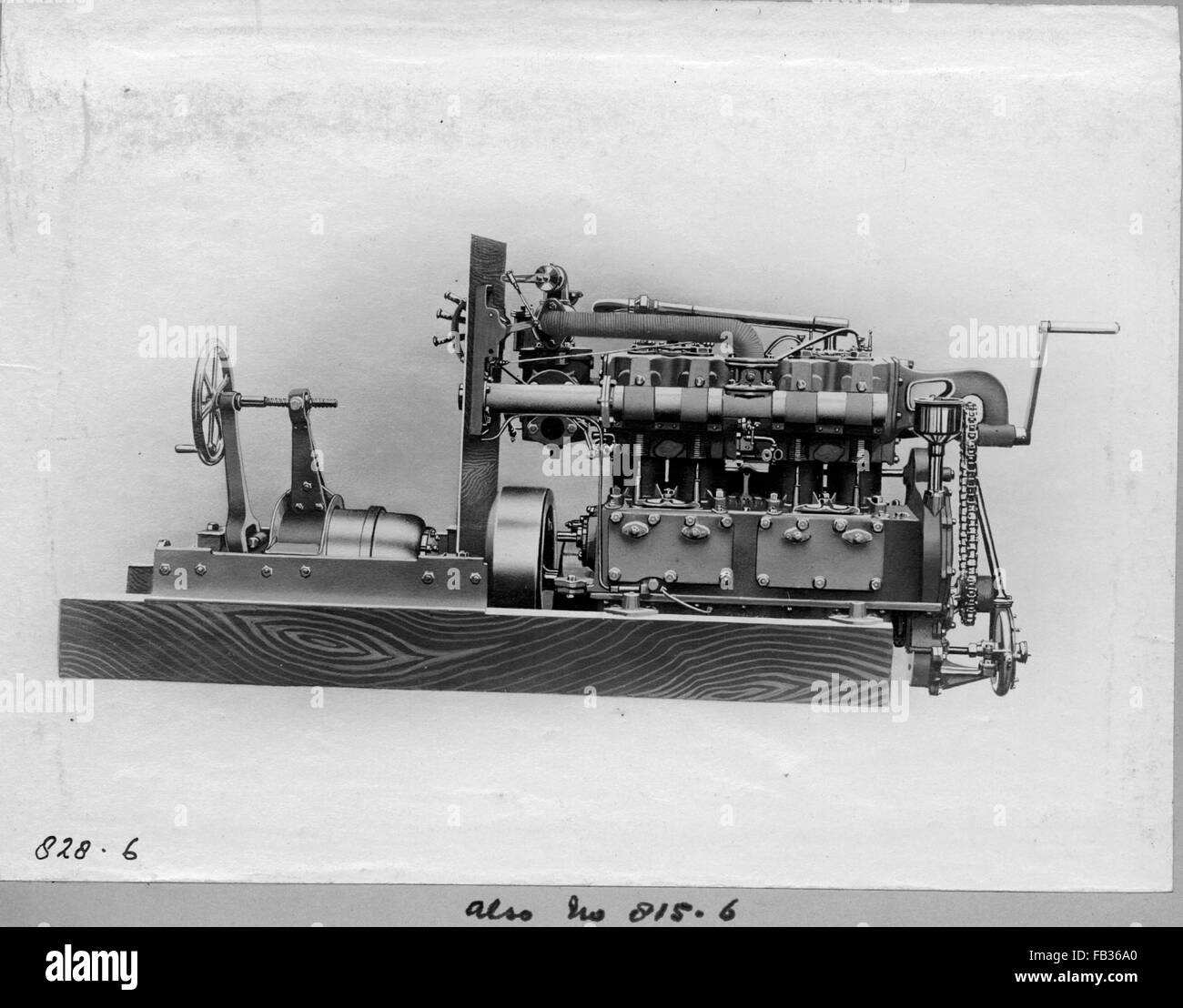 4 cylinder petrol engine hi-res stock photography and images - Alamy