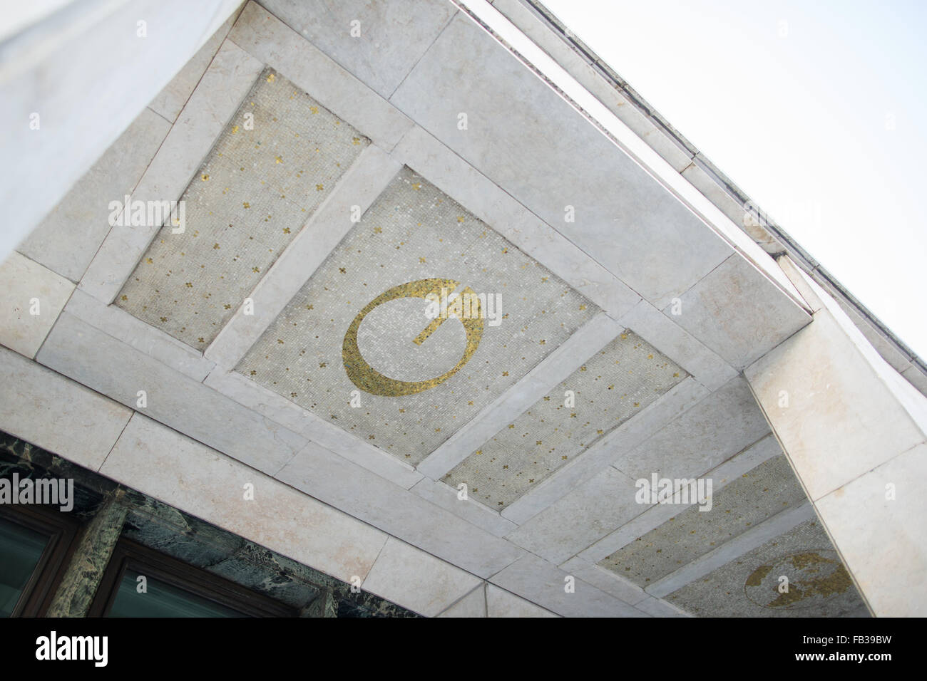 Cologne, Germany. 08th Jan, 2016. A 'G' made from a mosiac can be seen ...