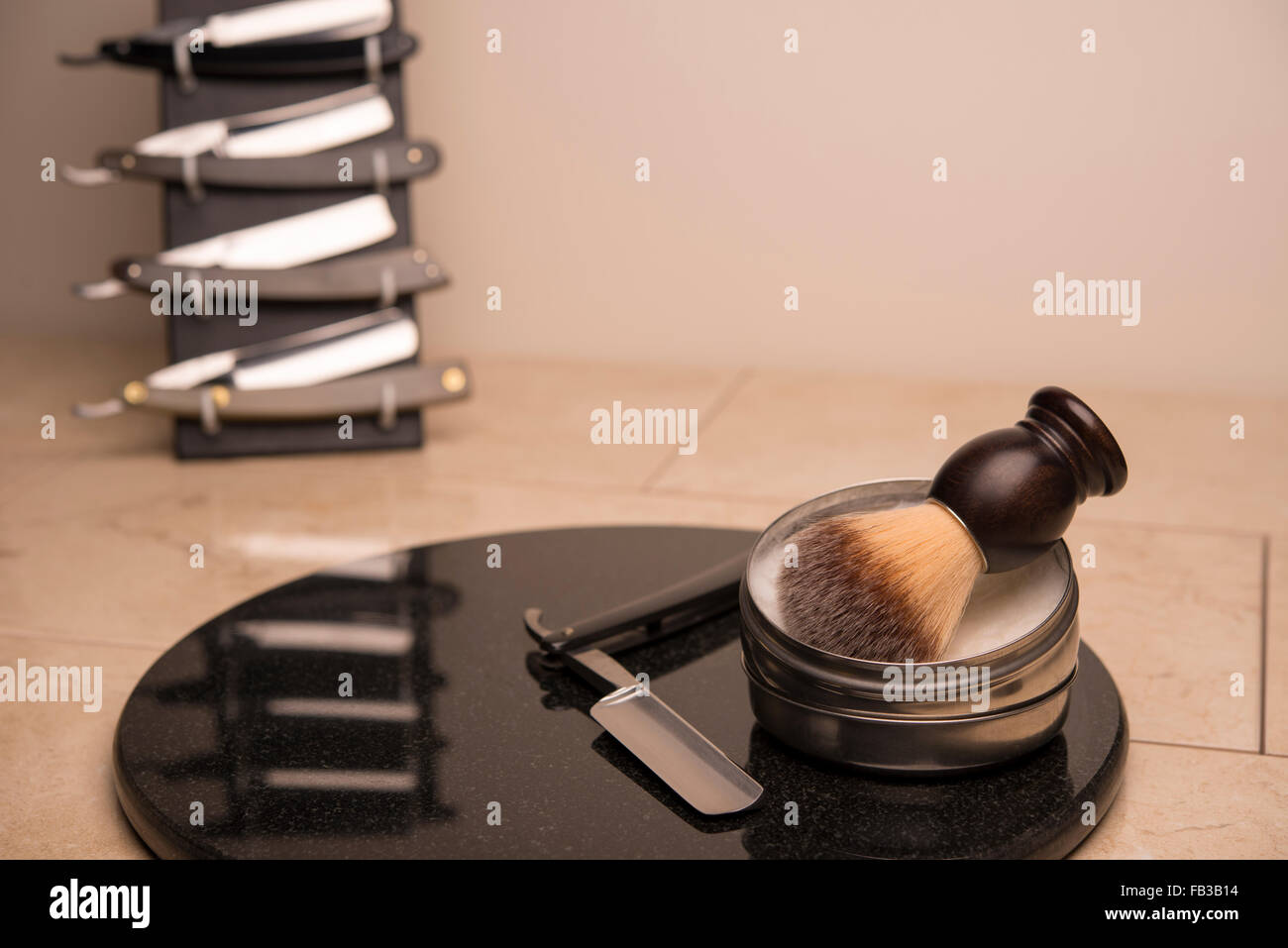 Cut throat razors hi-res stock photography and images - Alamy