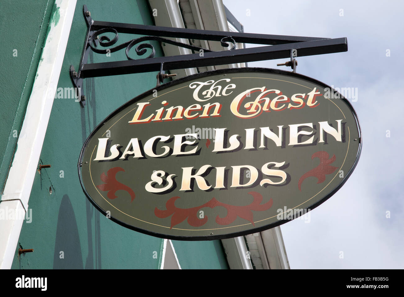 Linen chest hi-res stock photography and images - Alamy