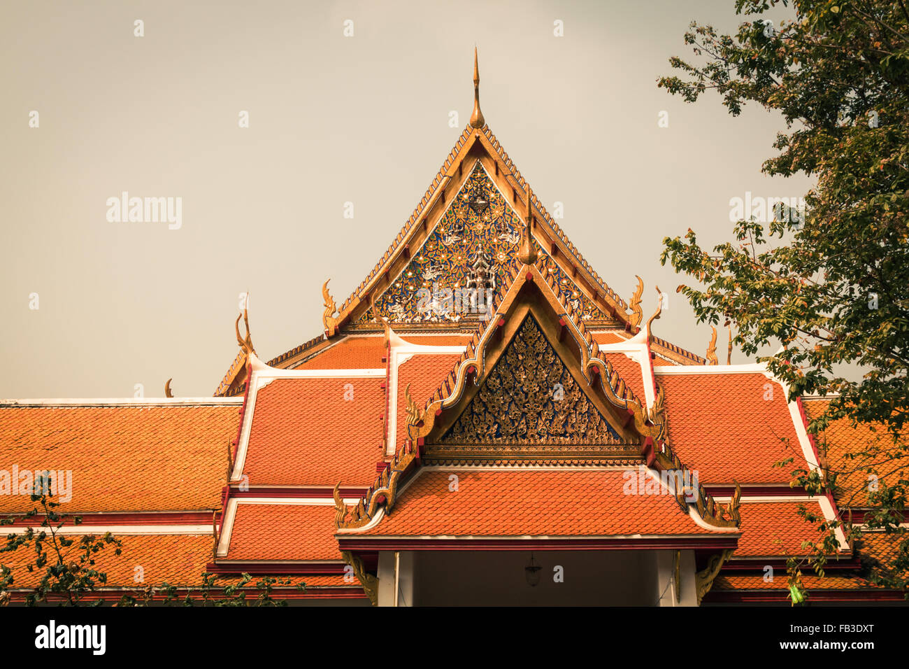 Typical buddhist monastery roof, Thailand Stock Photo - Alamy