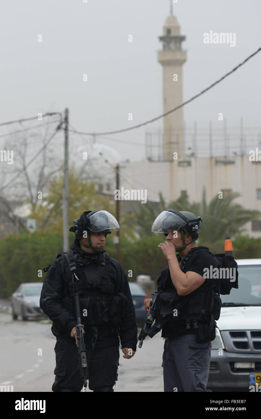 Israel. 8th Jan, 2016. Israeli policemen patrol in the streets of the ...