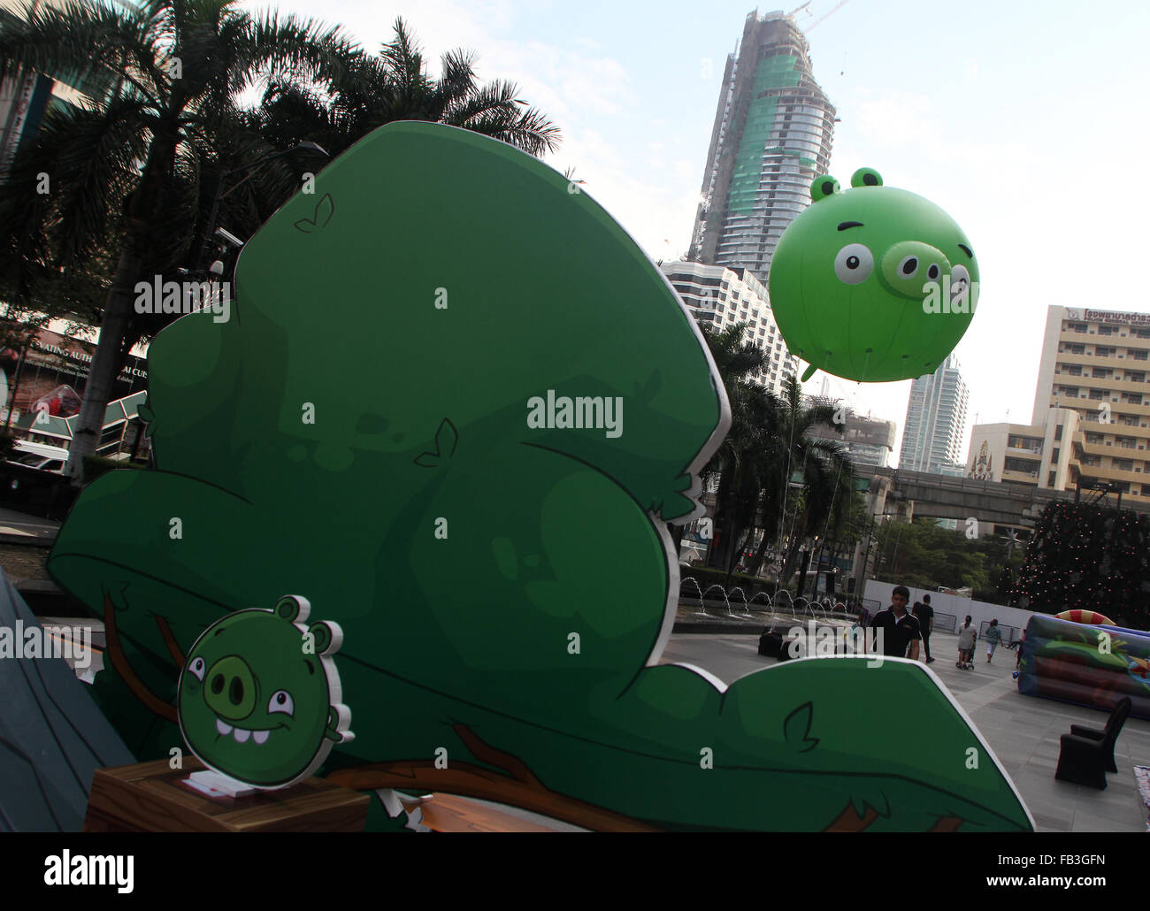 Bangkok, Thailand. 08th Jan, 2016. Giant balloons of angry bird ...