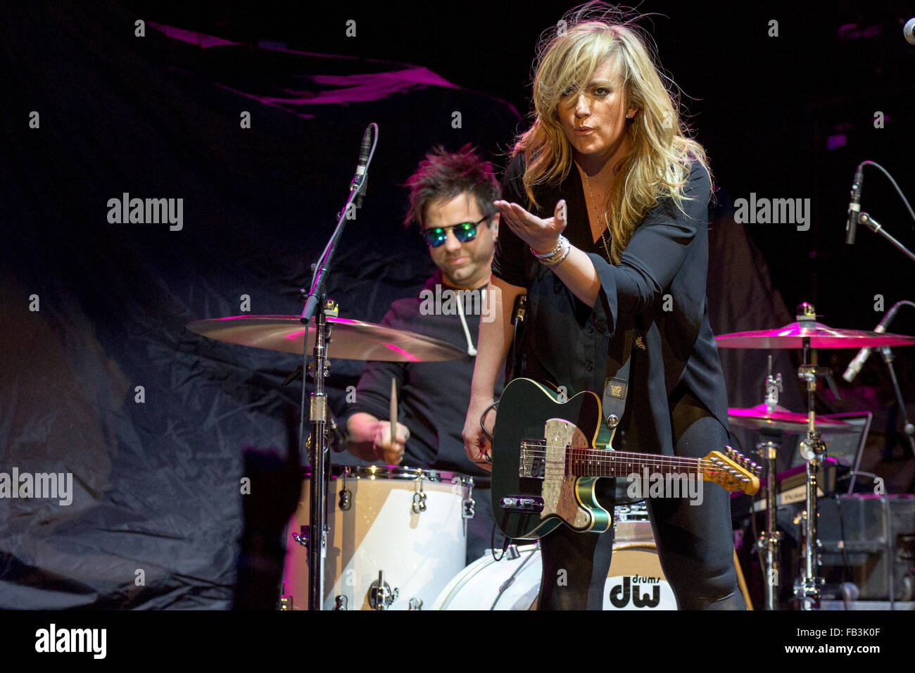 Green Bay, Wisconsin, USA. 7th Jan, 2016. Country musician CLARE DUNN ...
