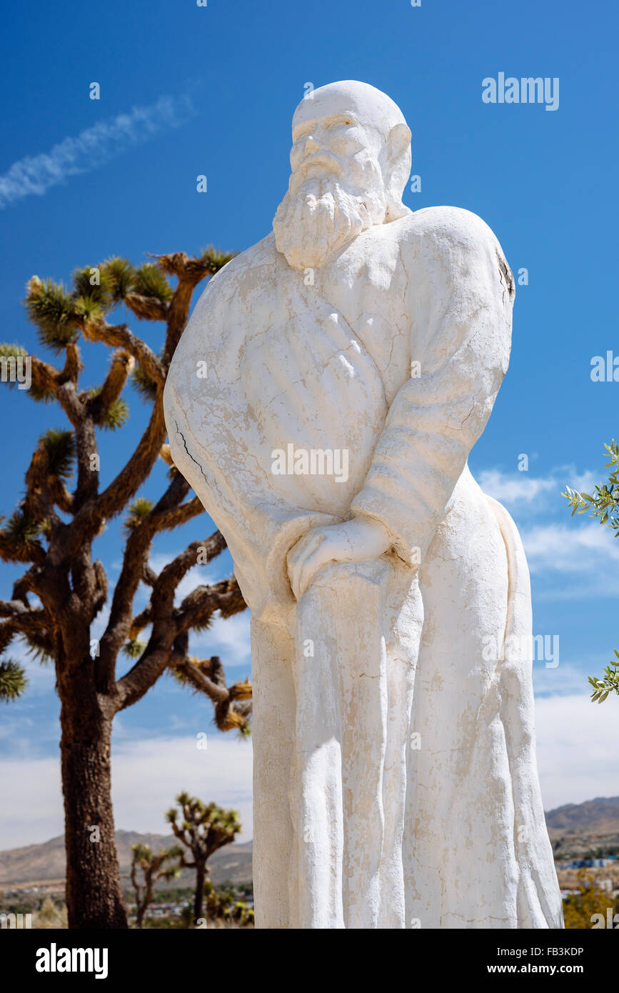 Man leaning sculpture hi-res stock photography and images - Alamy