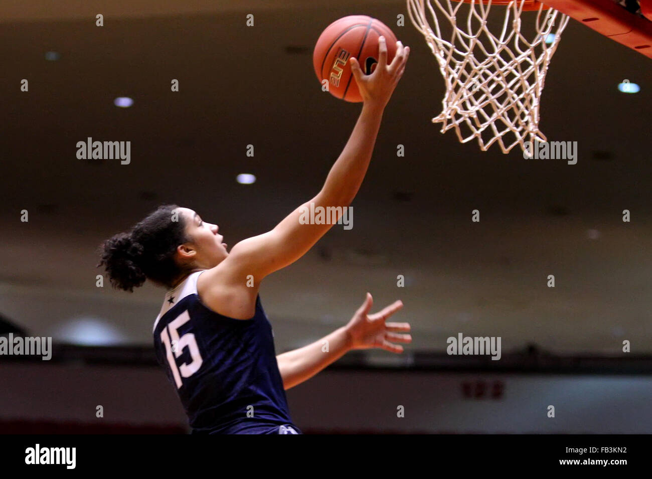 Houston, TX, USA. 08th Jan, 2016. Connecticut Huskies guard Gabby ...