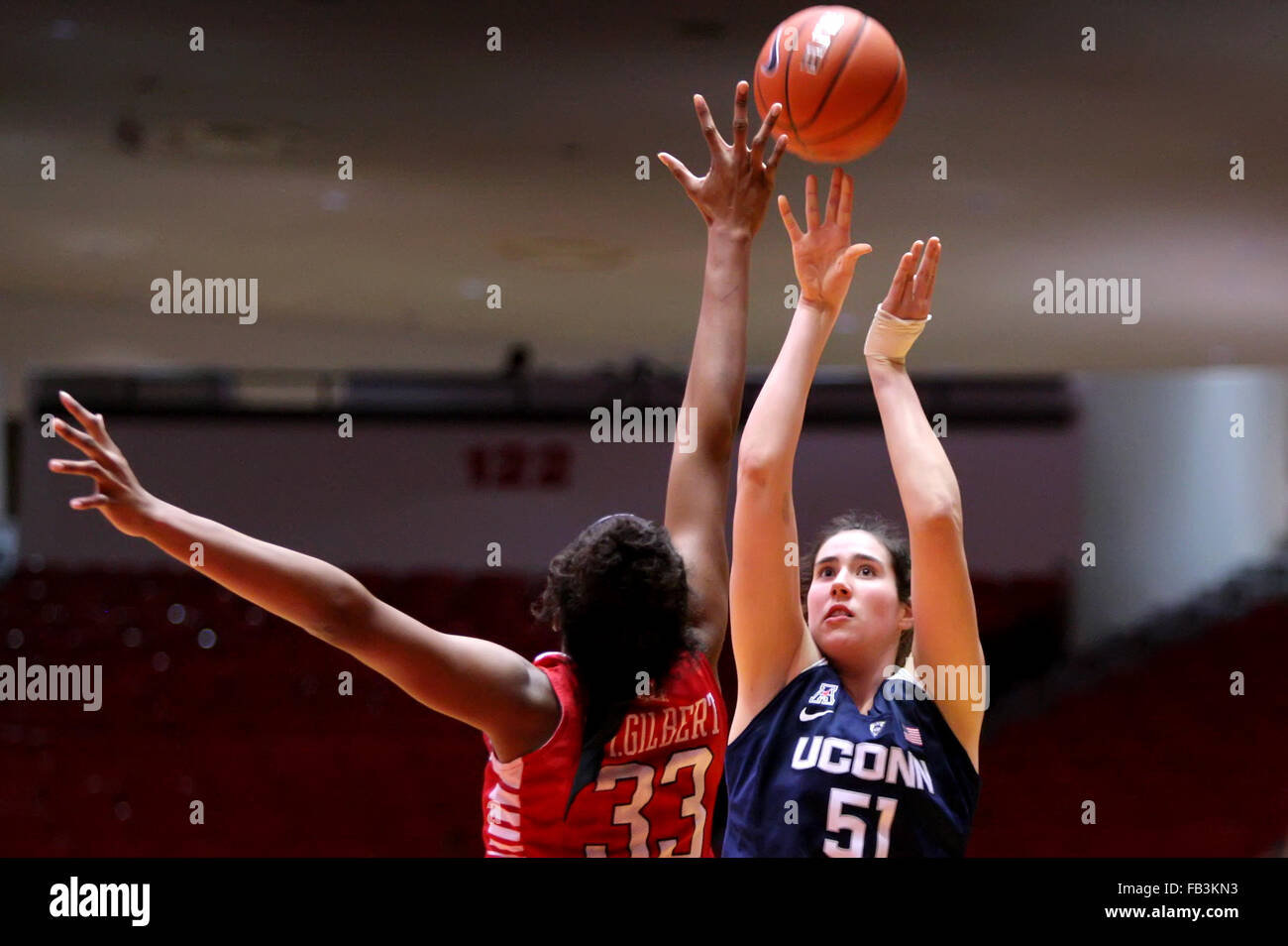 Houston, TX, USA. 08th Jan, 2016. Connecticut Huskies center Natalie ...