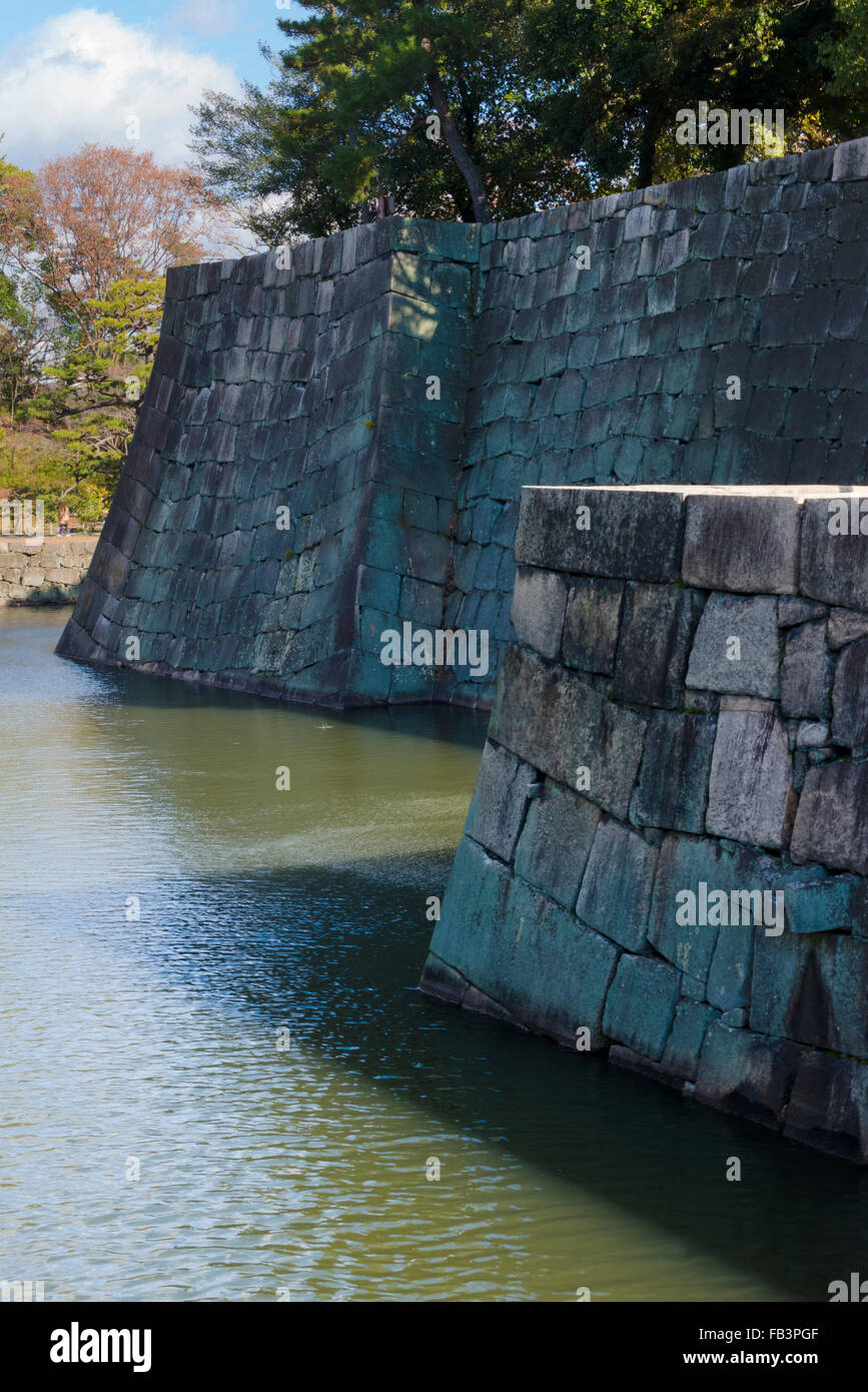 Castle wall made of huge rocks and moat, Nijo Castle, Kyoto, Japan ...