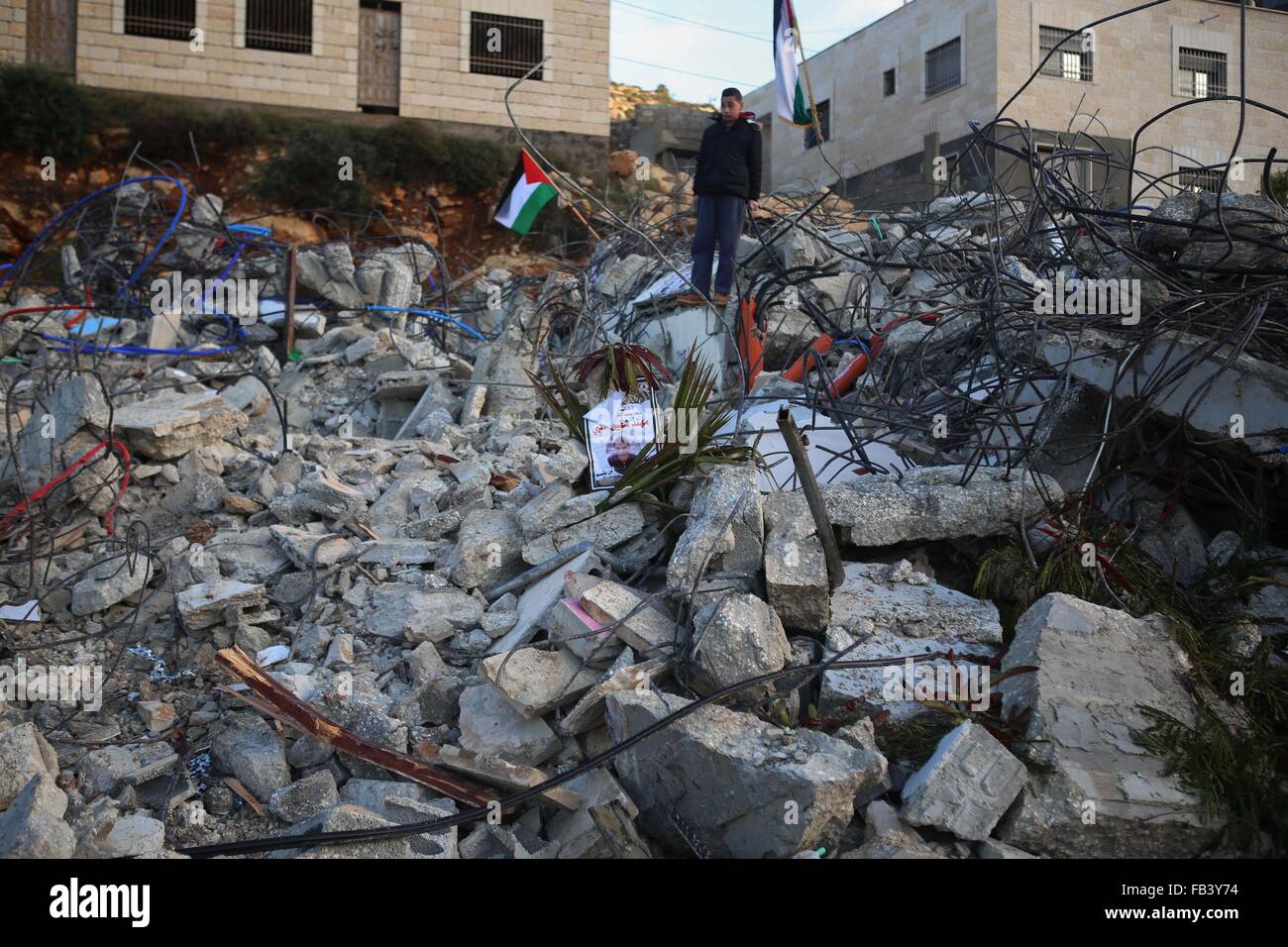 Ramallah, West Bank, Palestinian Territory. 9th Jan, 2016. Palestinians ...