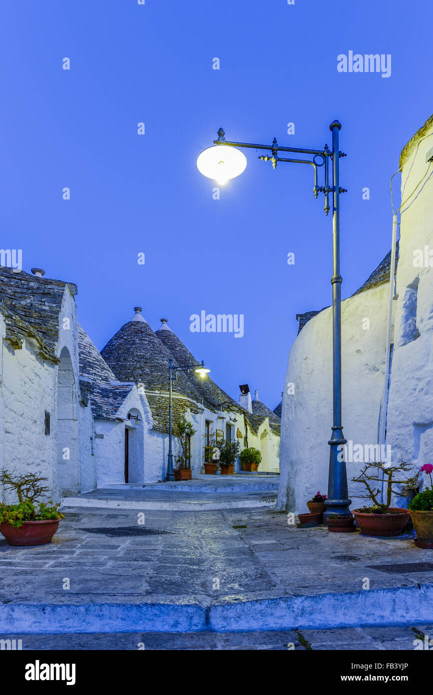 Trullo, Trulli, Alberobello, Apulia, Italy, UNESCO World Heritage Site ...