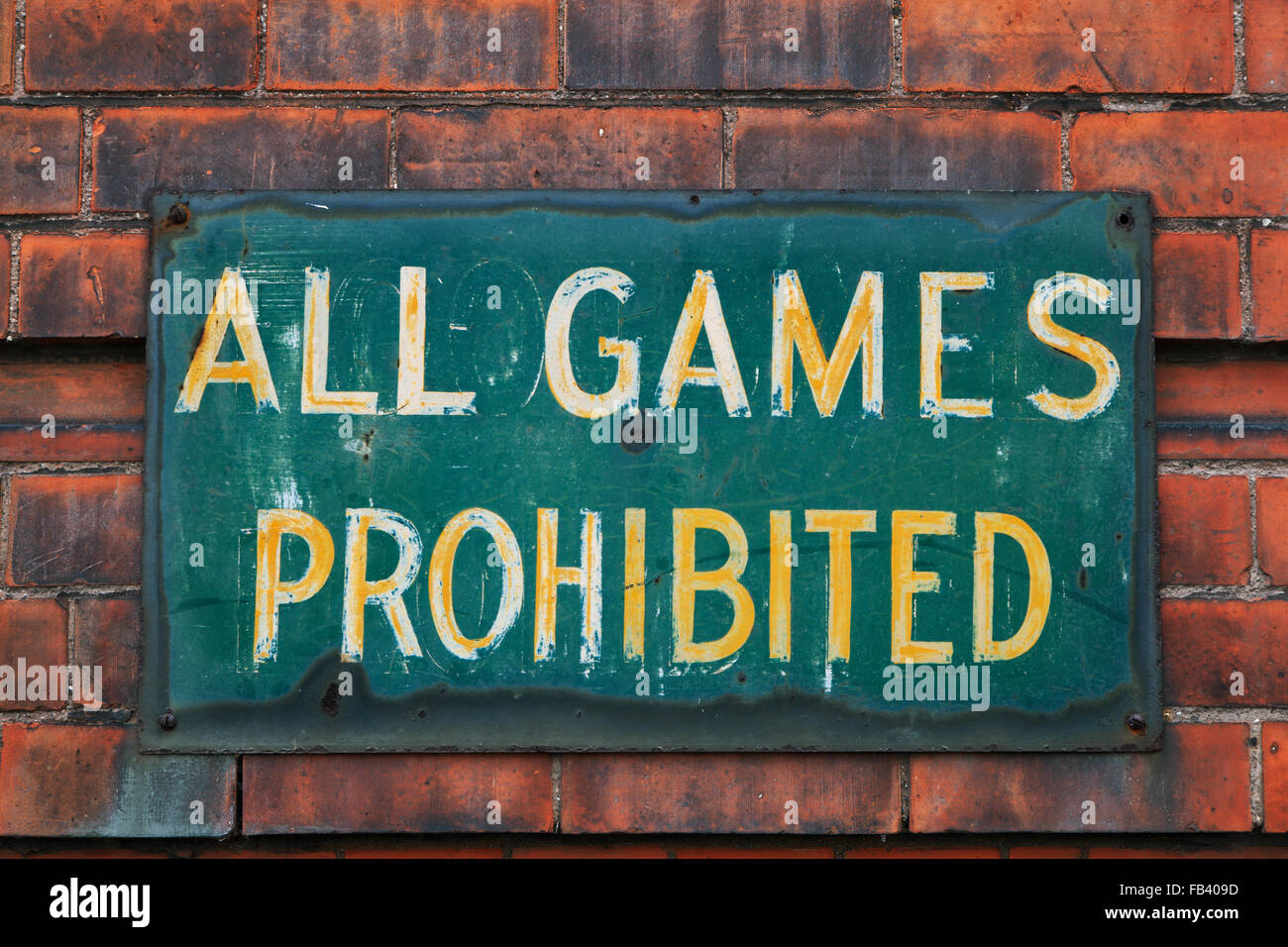 Belfast, Northern Ireland : "All games prohibited" warning sign Stock ...