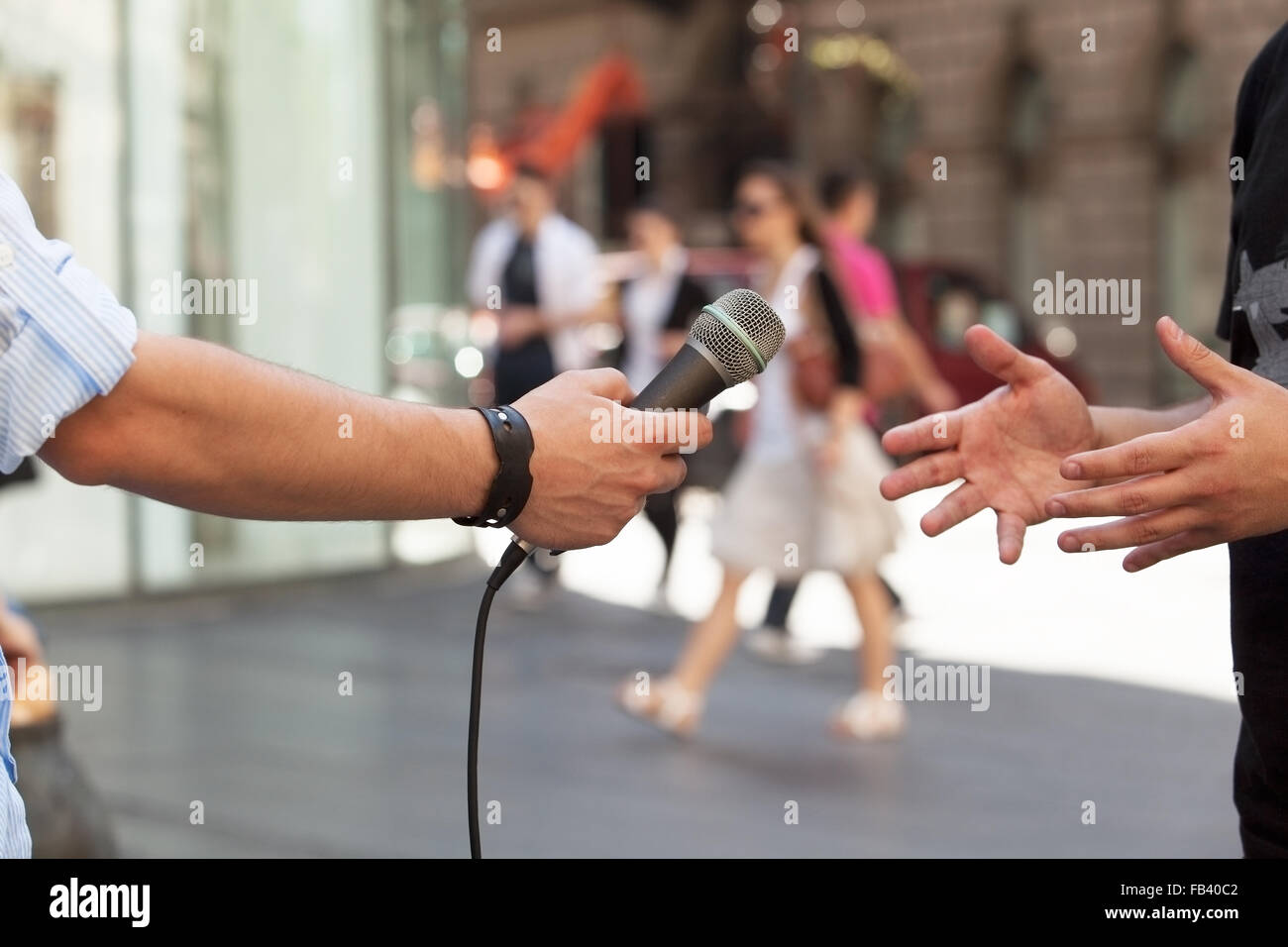 Radio and television journalist hi-res stock photography and images - Alamy