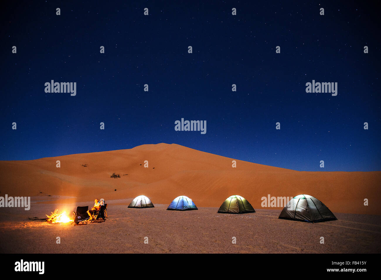 Desert tenting hi-res stock photography and images - Alamy