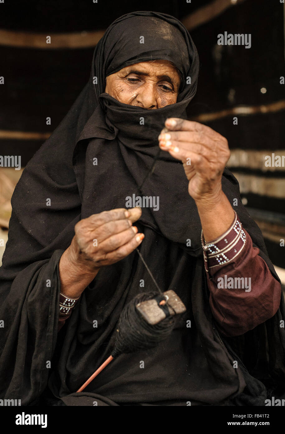 Arabian costume hi-res stock photography and images - Alamy