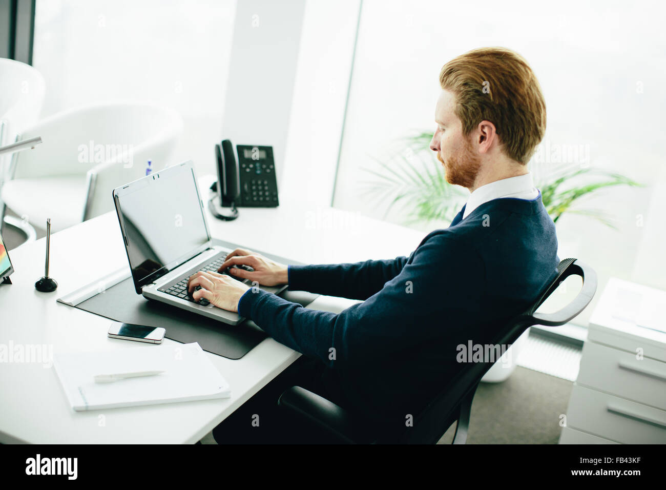 Working explain hi-res stock photography and images - Alamy