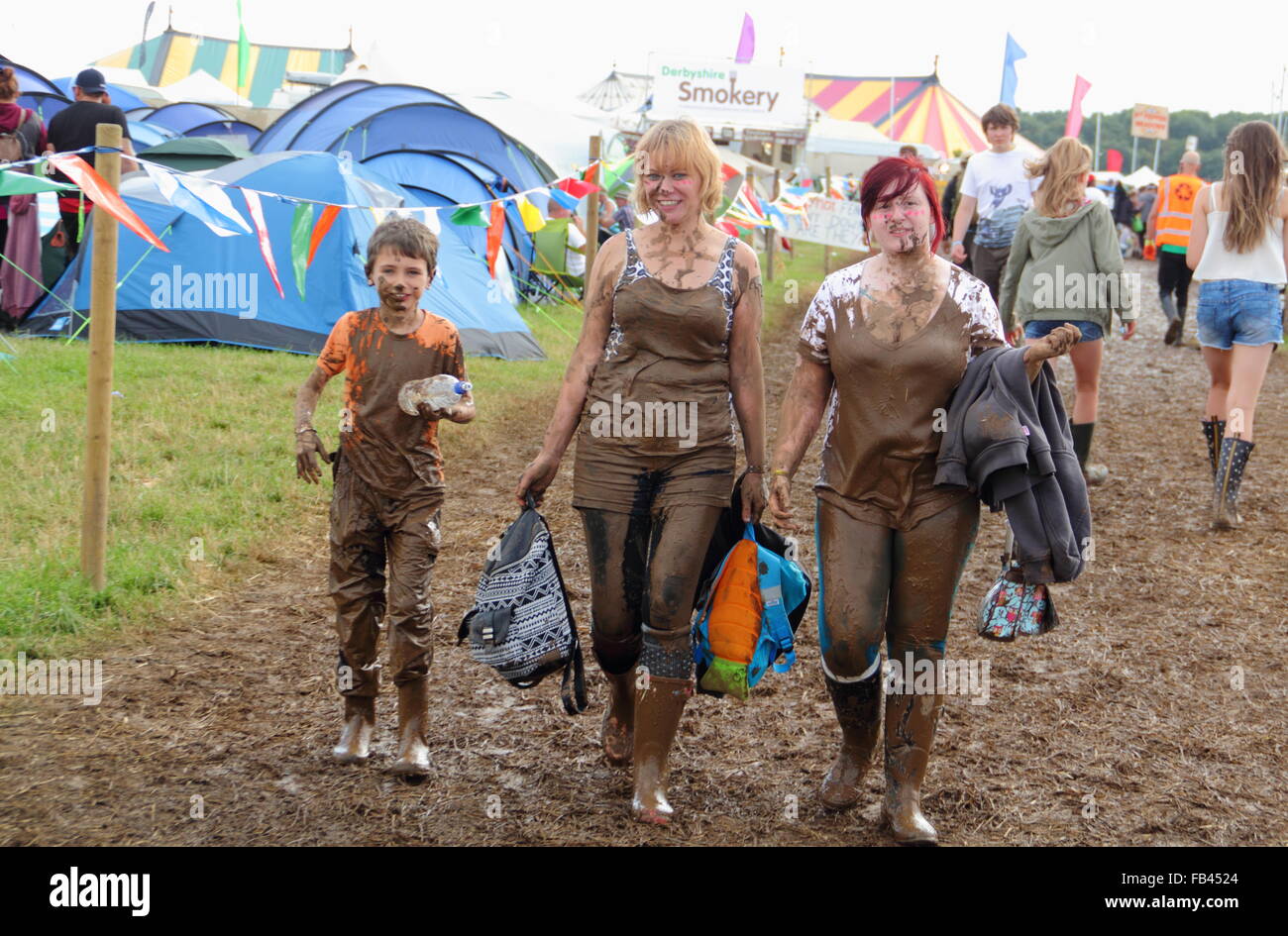 Muddy women hi-res stock photography and images - Alamy