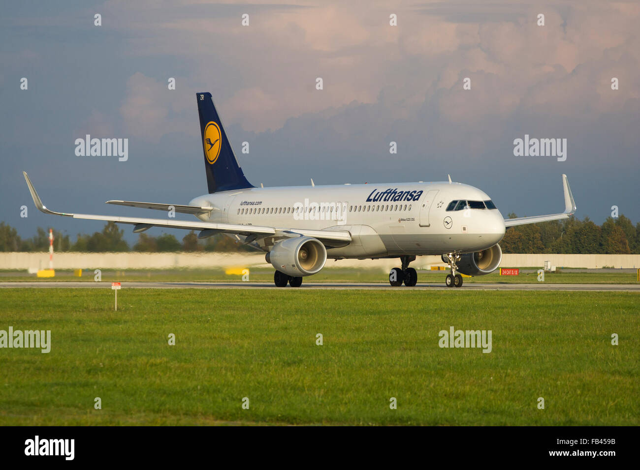 Lufthansa A320 on takeoff roll in amazing low light in Prague Stock ...