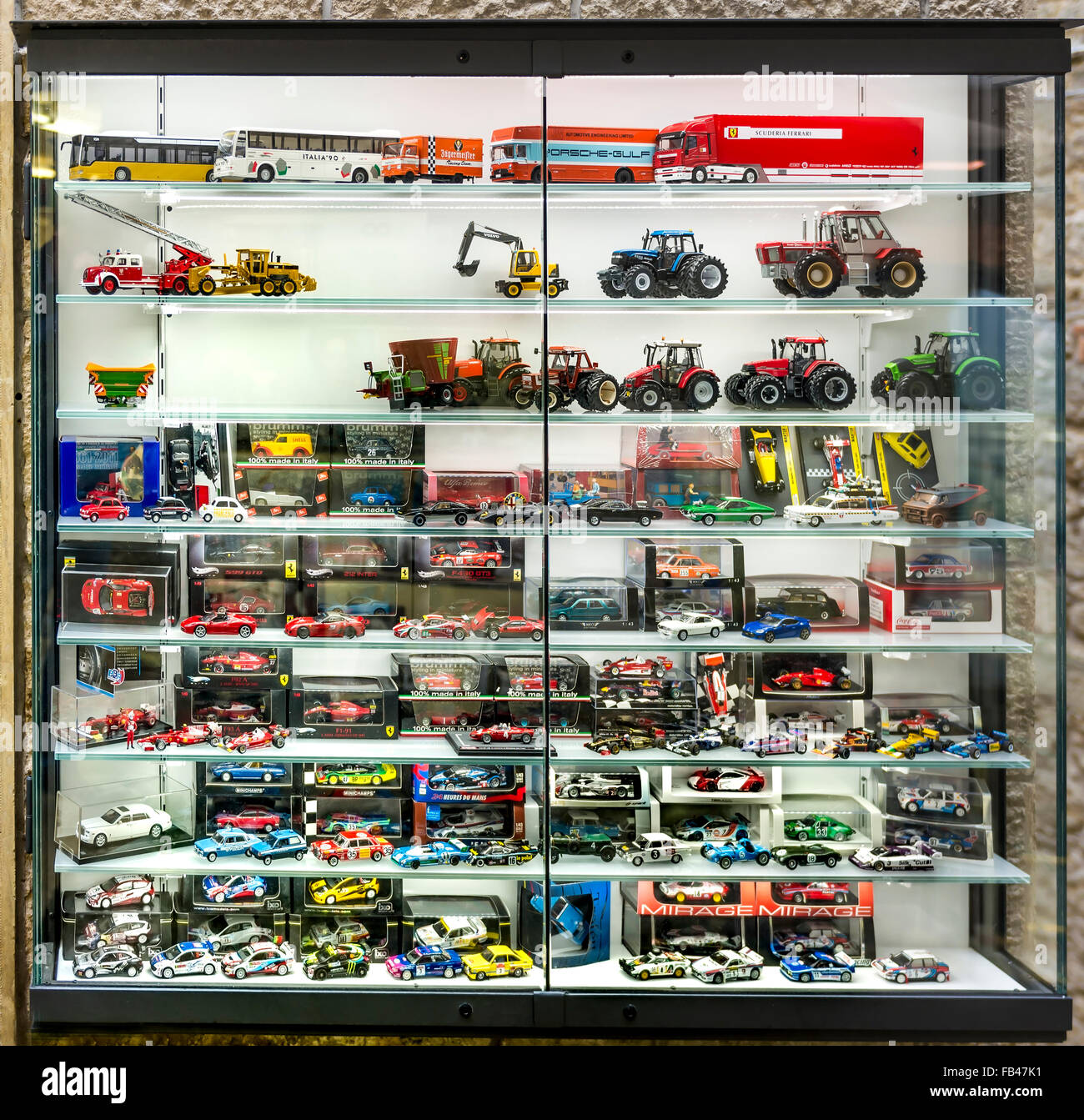 Scale cars hi-res stock photography and images - Alamy