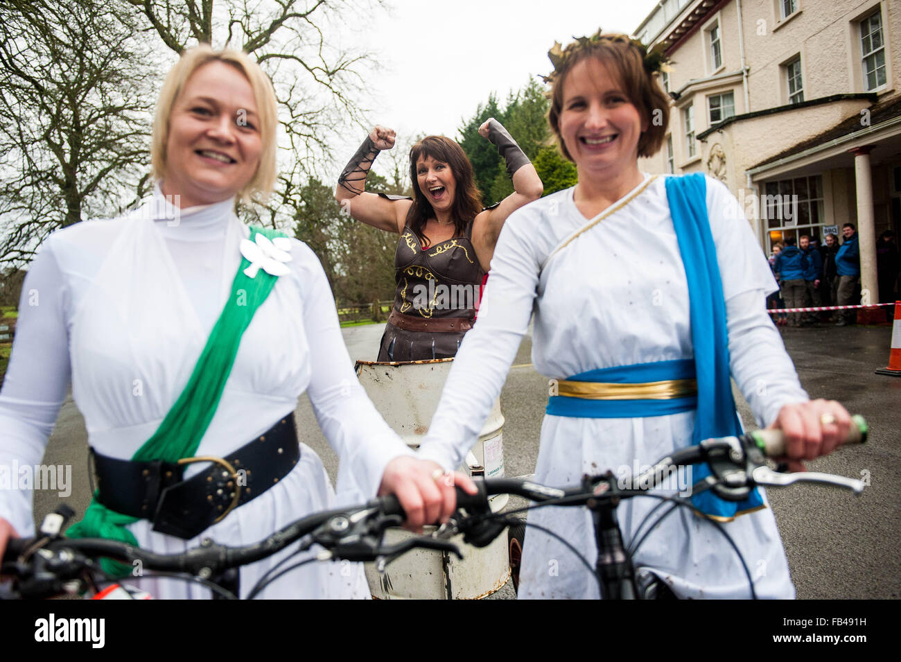 Llanwrtyd Wells, UK. Saturday 09 January 2016 Pictured: Julie, Kinsey ...