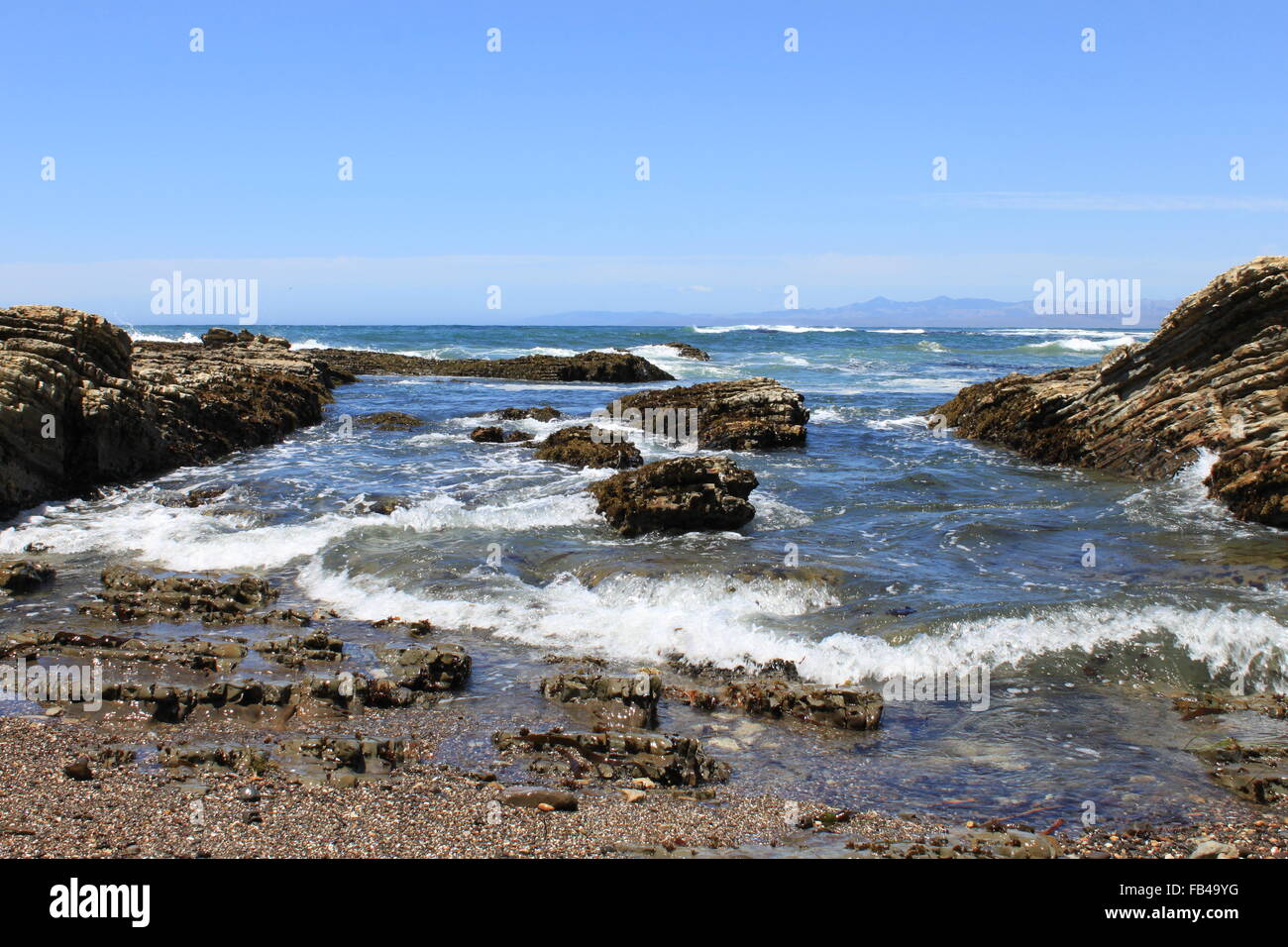 Big waves on rock white hi-res stock photography and images - Alamy