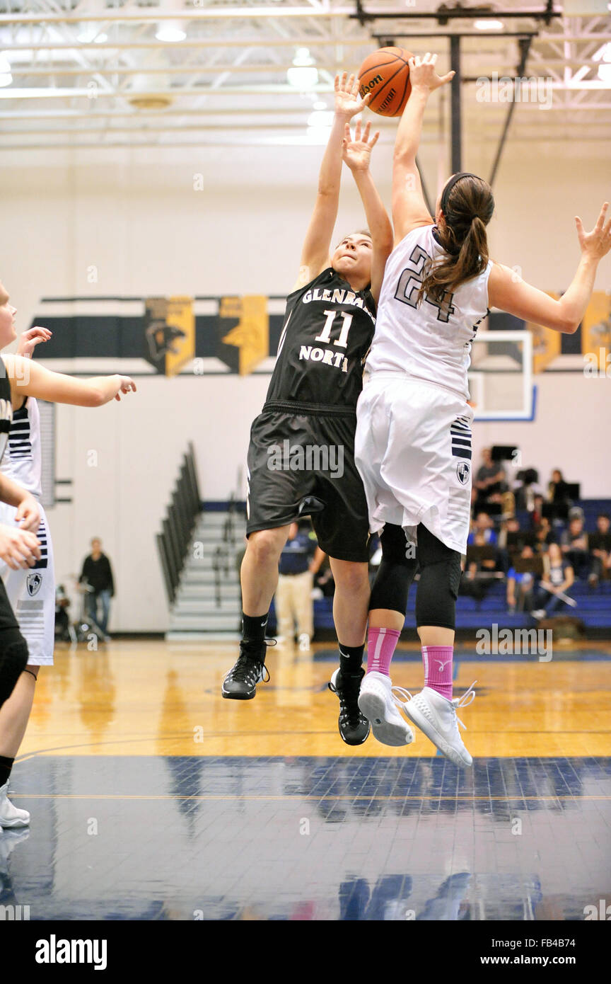 Teen girls school sport basketball hi-res stock photography and images ...