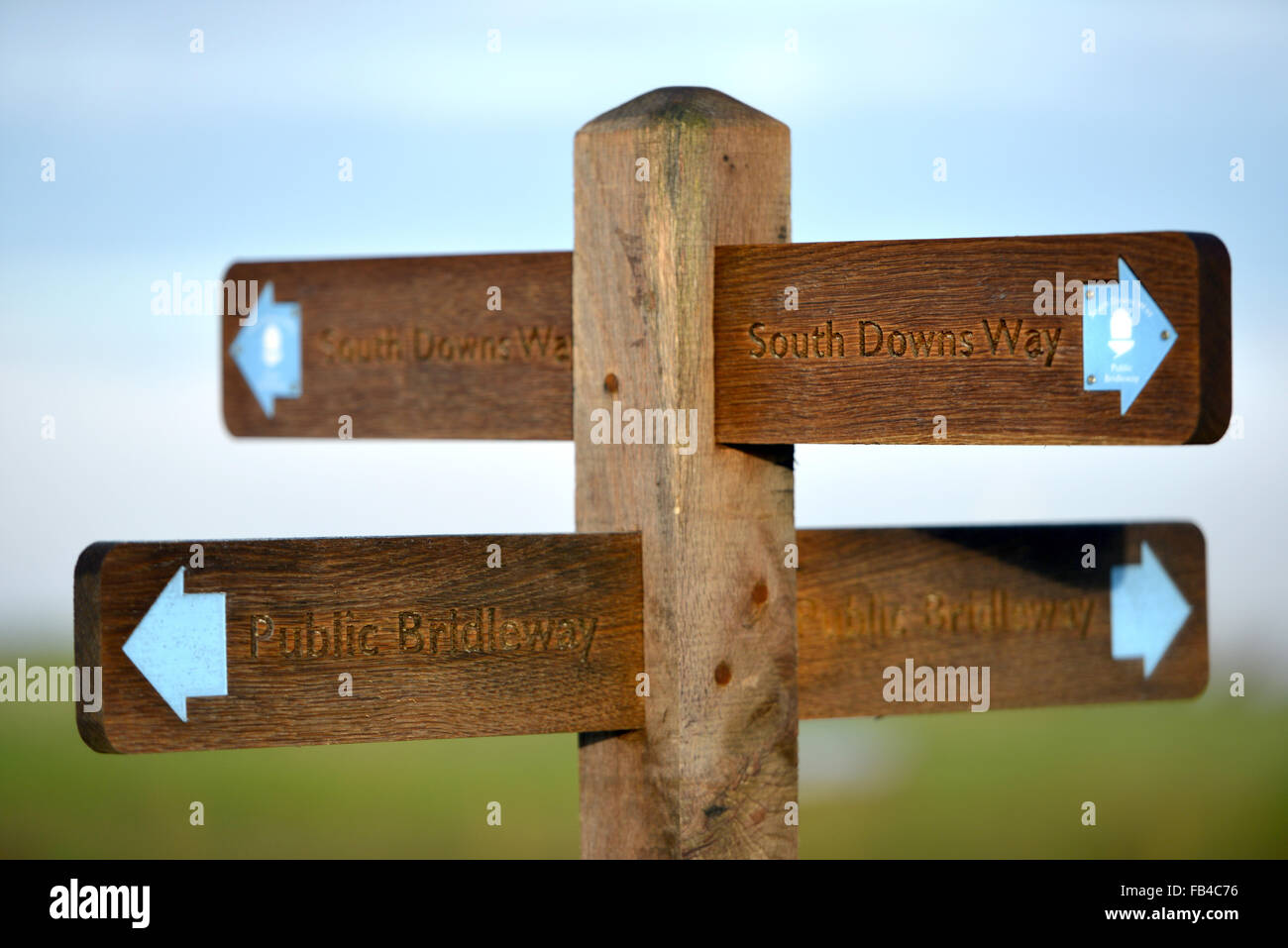 South downs footpath sign hi-res stock photography and images - Alamy