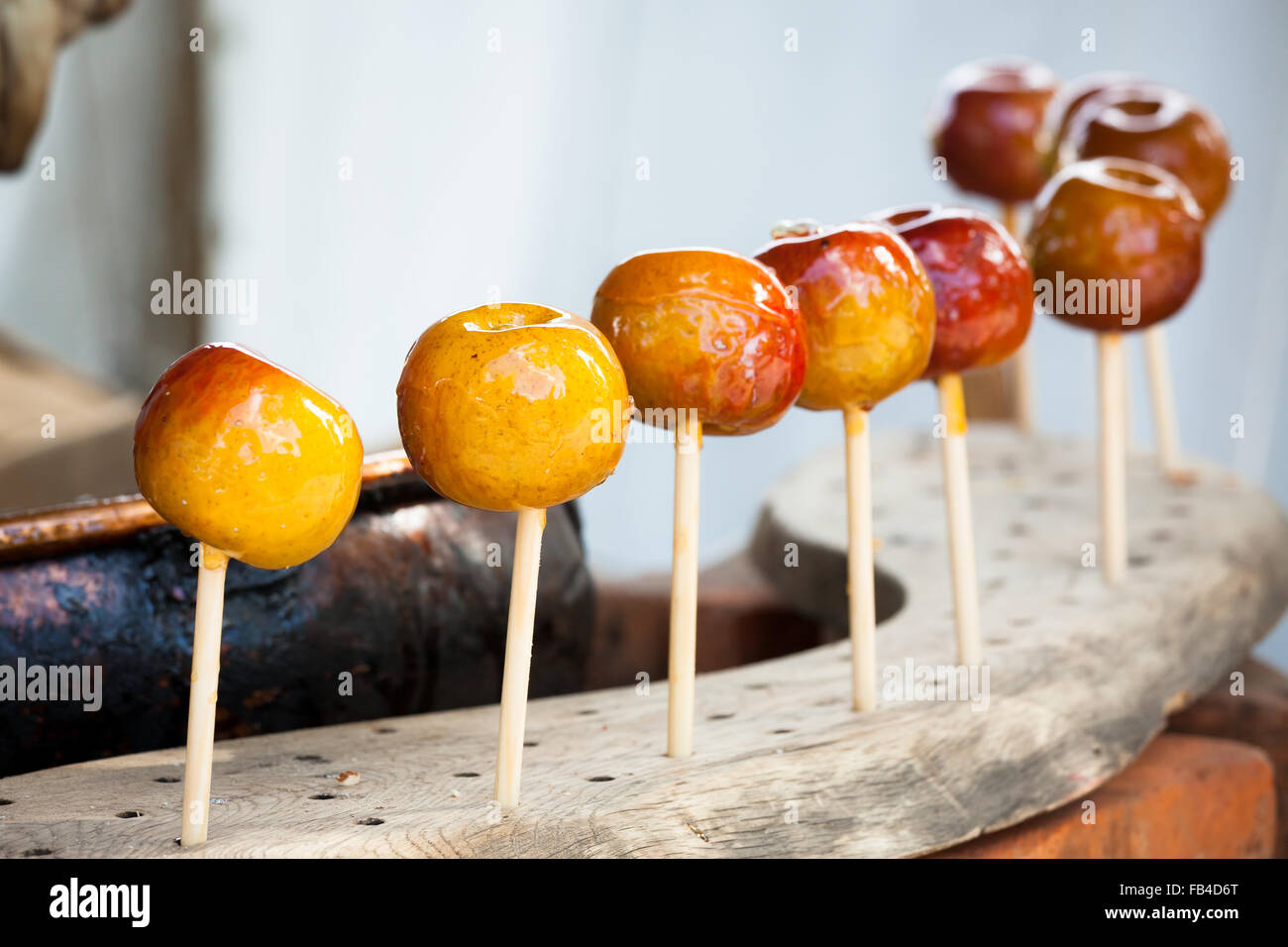 Candy apples in market hi-res stock photography and images - Alamy