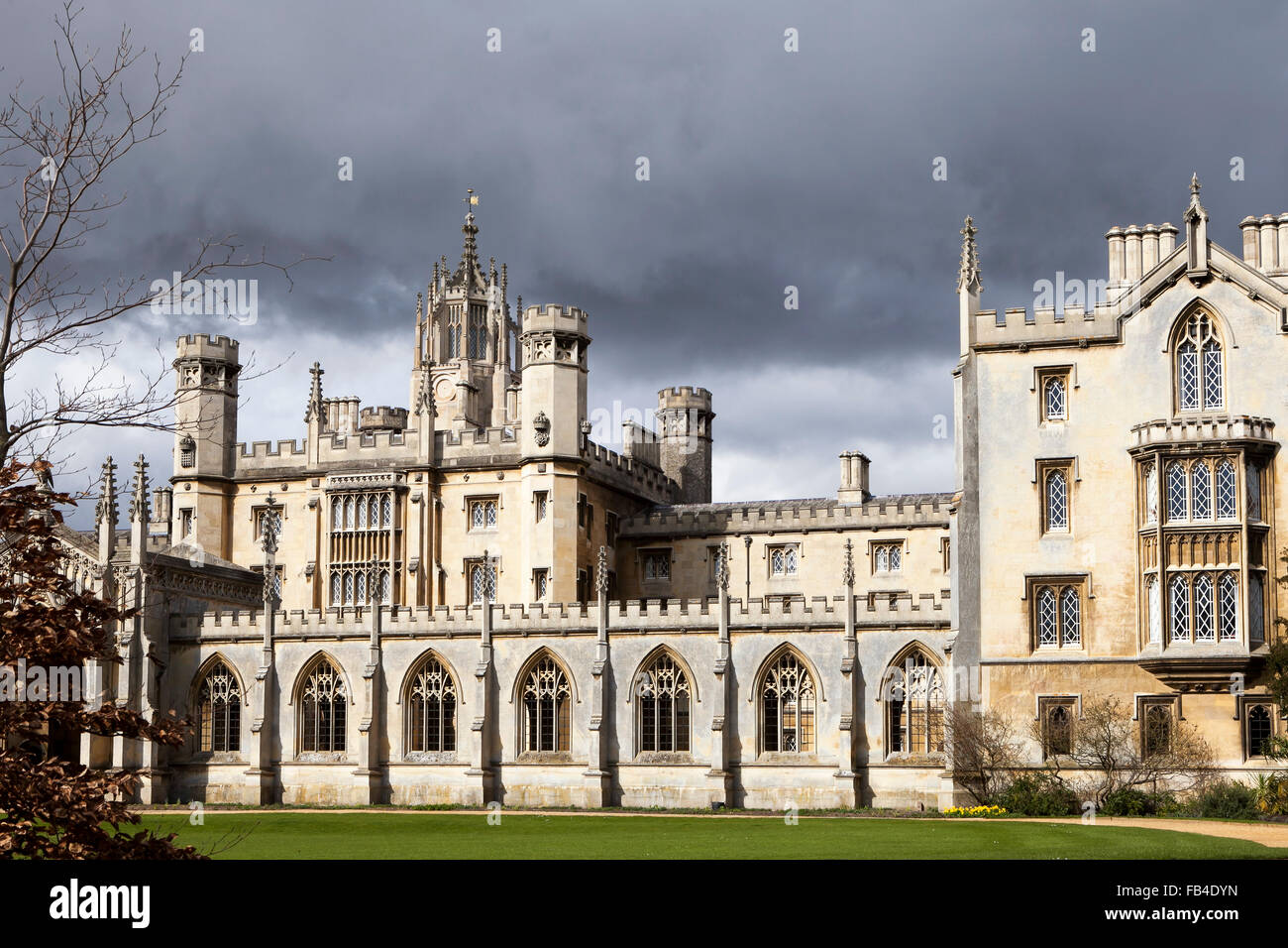 Cambridge courts building hi-res stock photography and images - Alamy