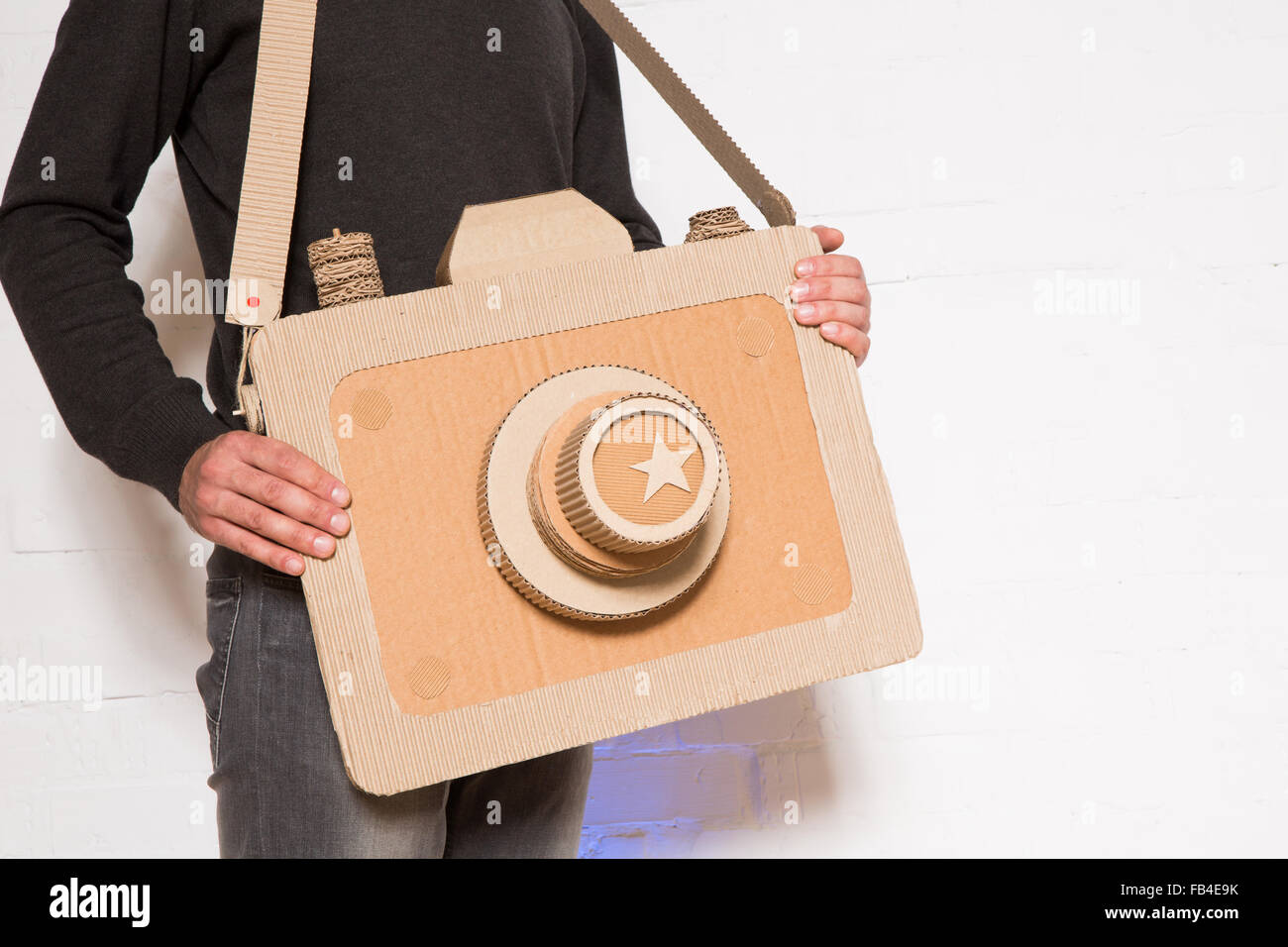 The man with a handmade cardboard camera Stock Photo - Alamy