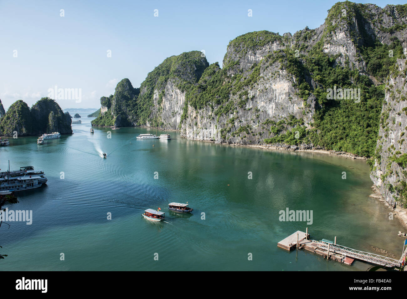 Mesmerizing image of the limestone karsts in Ha Long Bay, Vietnam ...