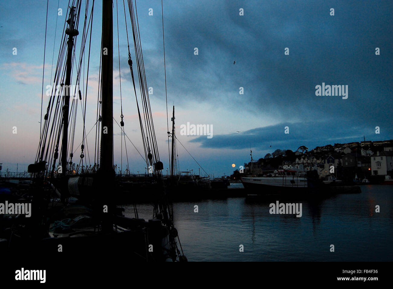 Brixham harbour at night hi-res stock photography and images - Alamy
