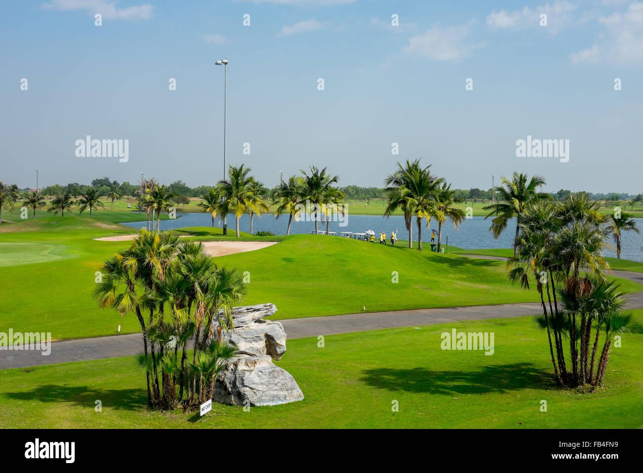 Beautiful golf course in Thailand - good fairway, great green, best ...