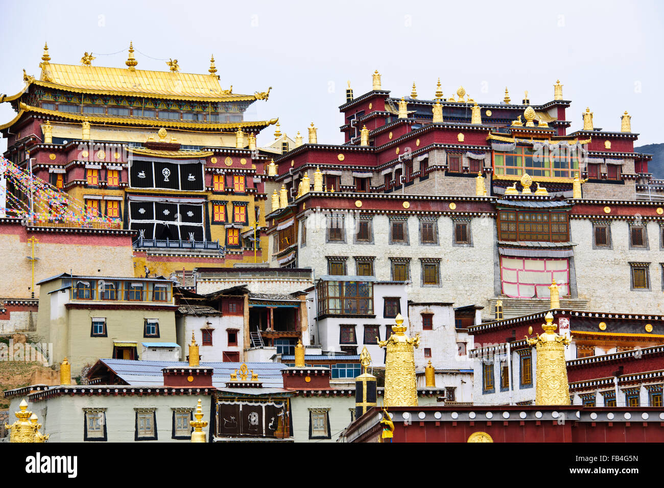 Chinese monastry hi-res stock photography and images - Alamy