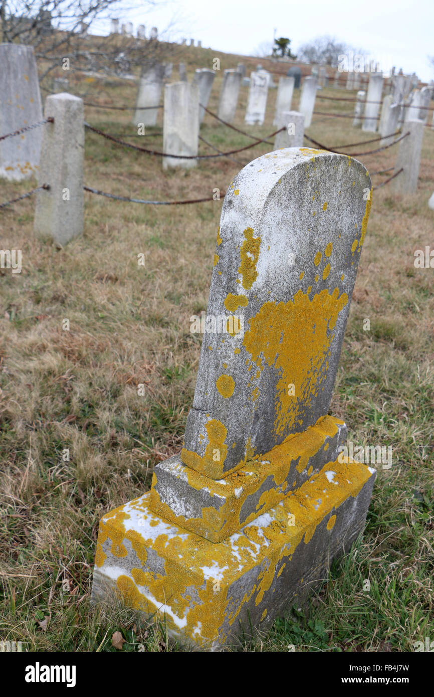 19th century gravestones hi-res stock photography and images - Alamy