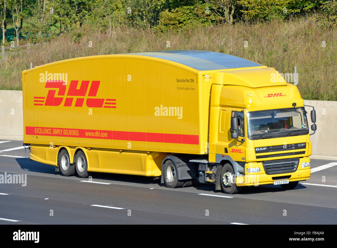 Dhl Lorry Stock Photos & Dhl Lorry Stock Images - Alamy