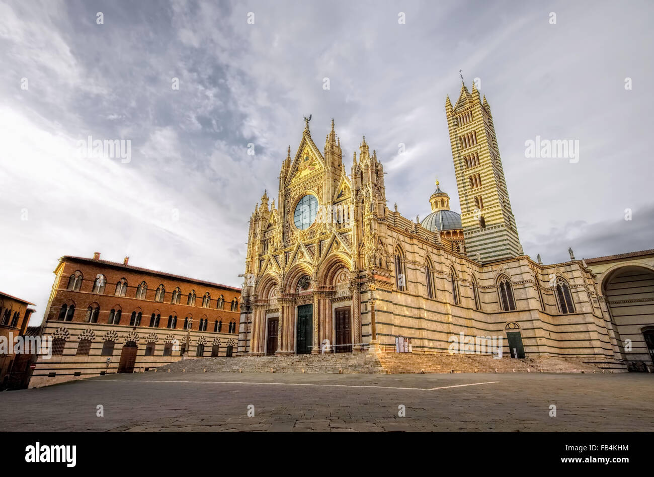 Siena cathedral sky hi-res stock photography and images - Alamy