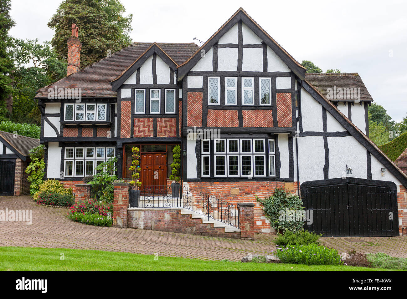 Typical english home Stock Photo - Alamy