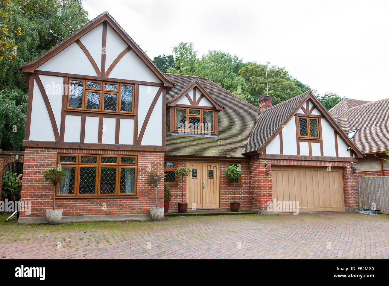 Typical english home Stock Photo - Alamy