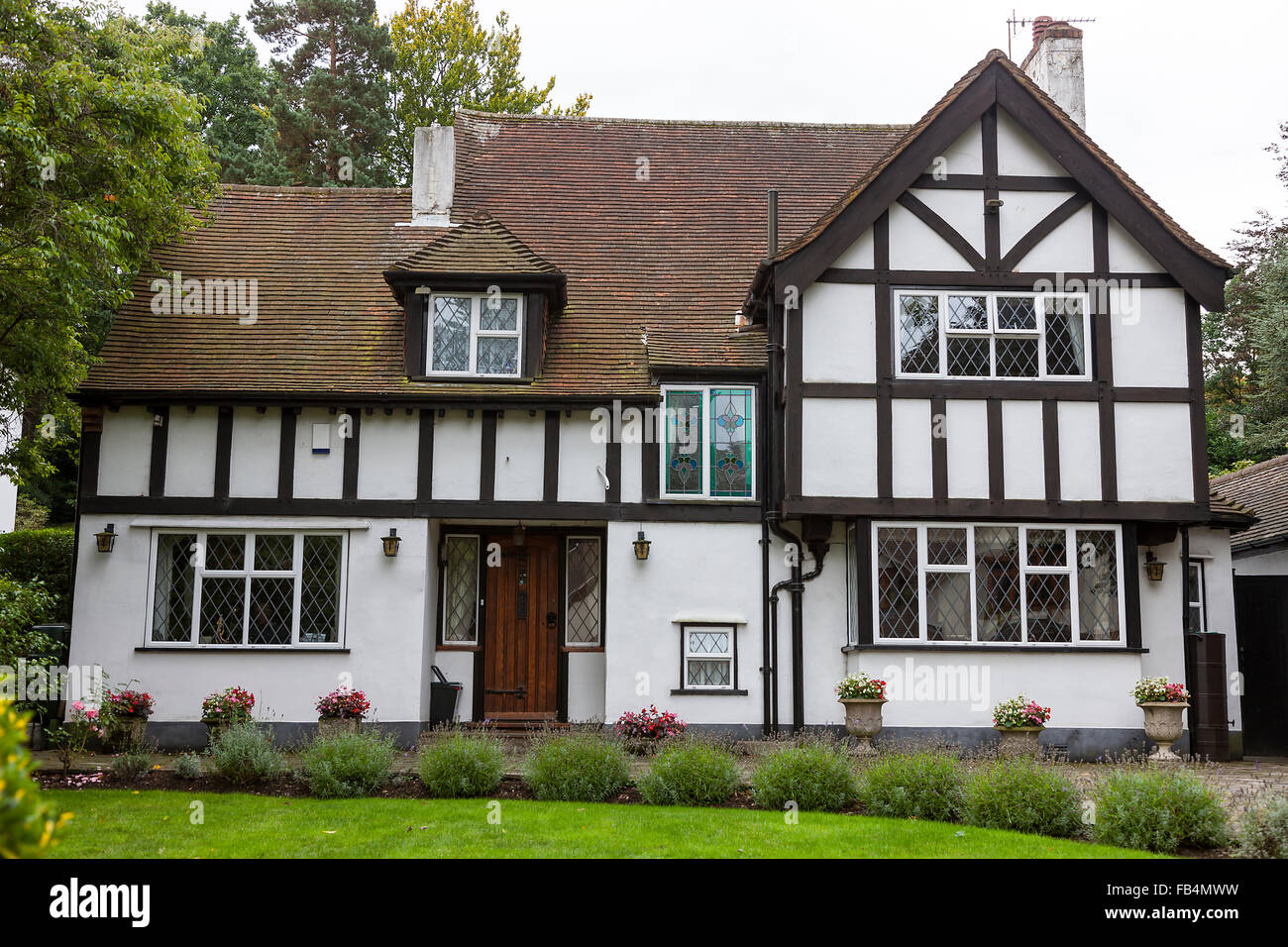 Typical english home Stock Photo - Alamy