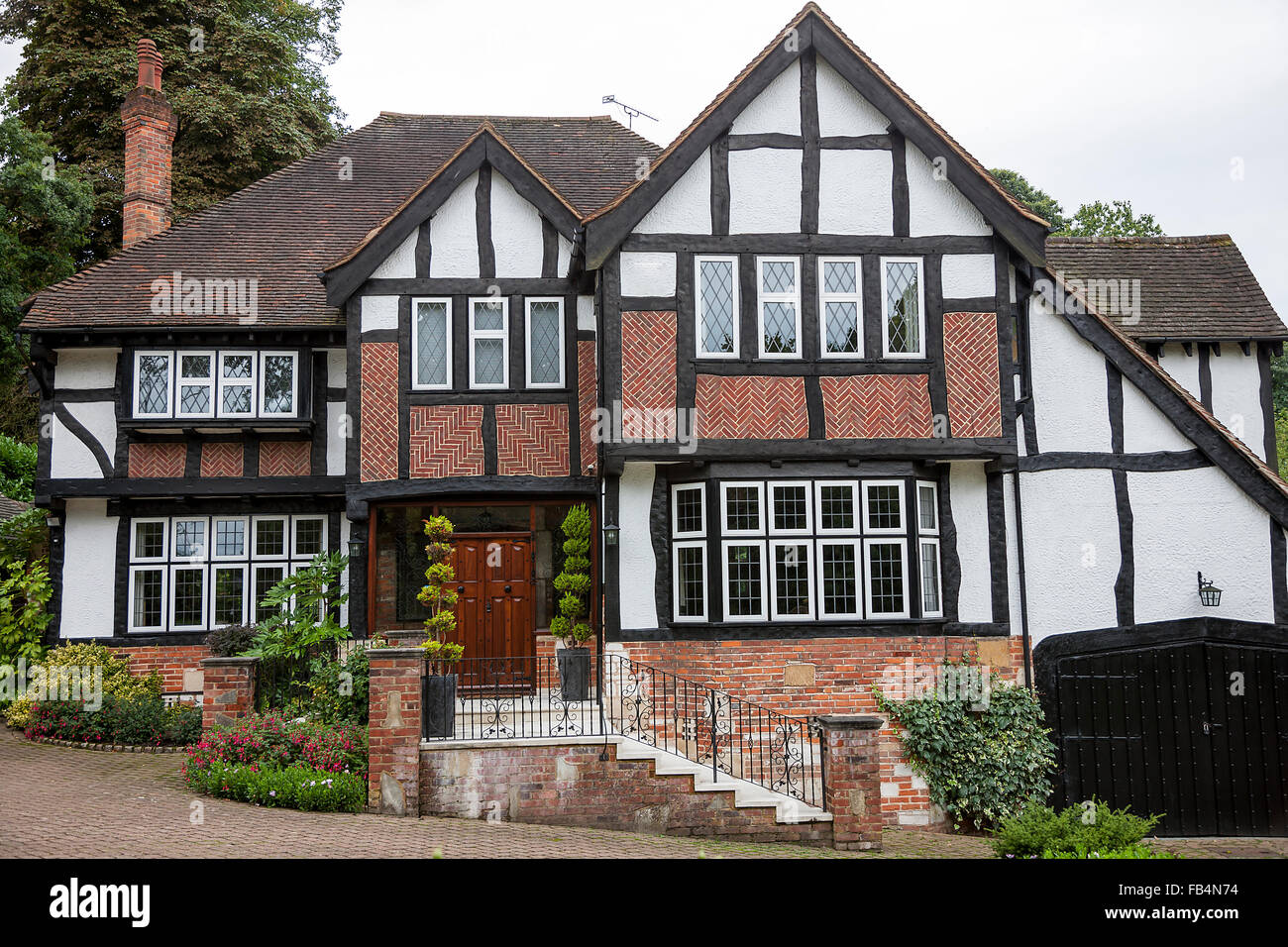 Typical english home Stock Photo - Alamy