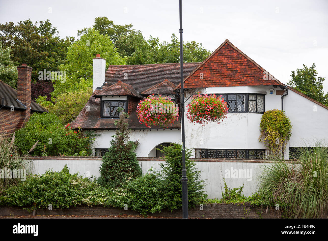 Typical english home Stock Photo - Alamy