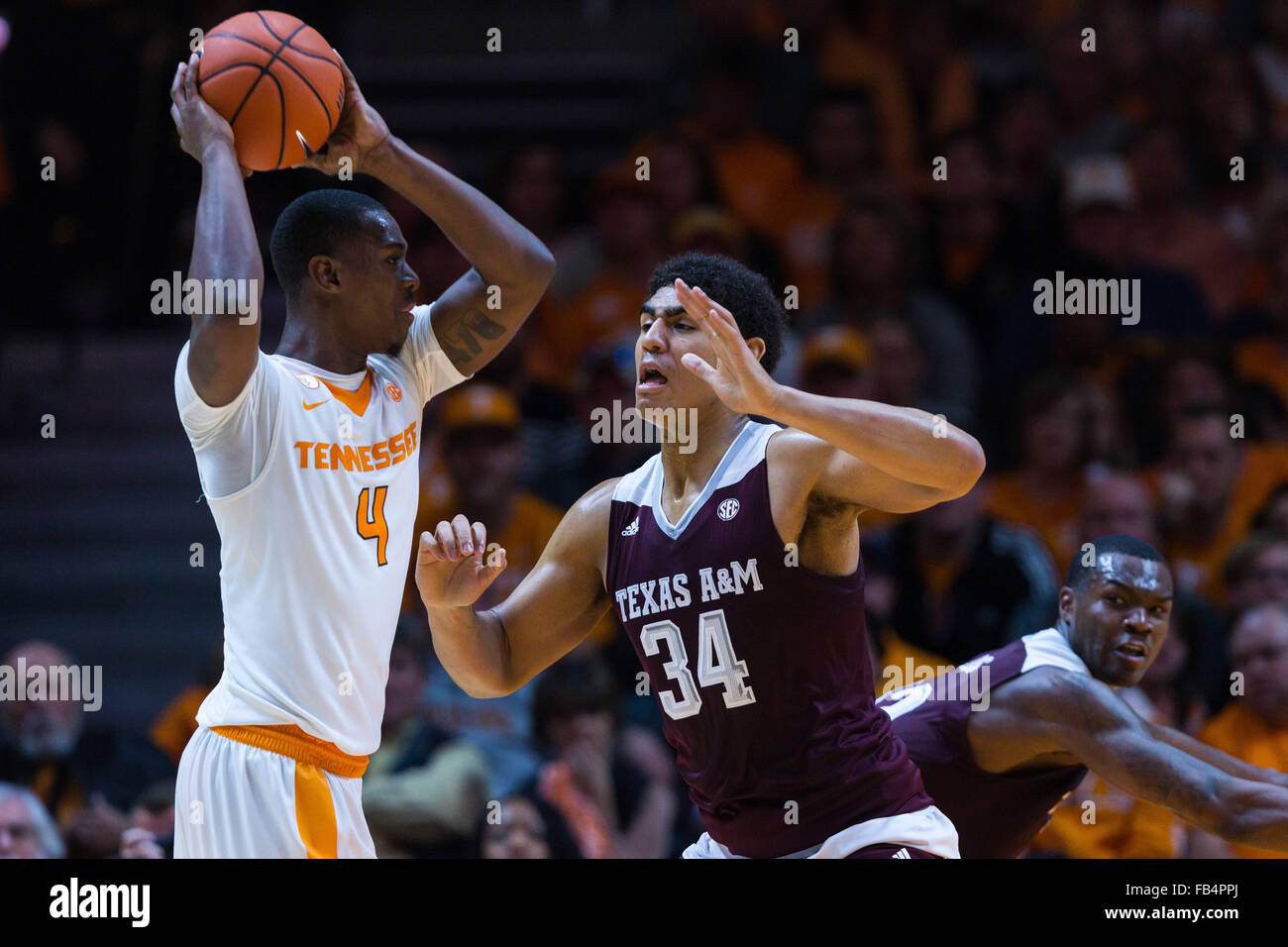 January 9, 2016: Armani Moore #4 of the Tennessee Volunteers looks to ...