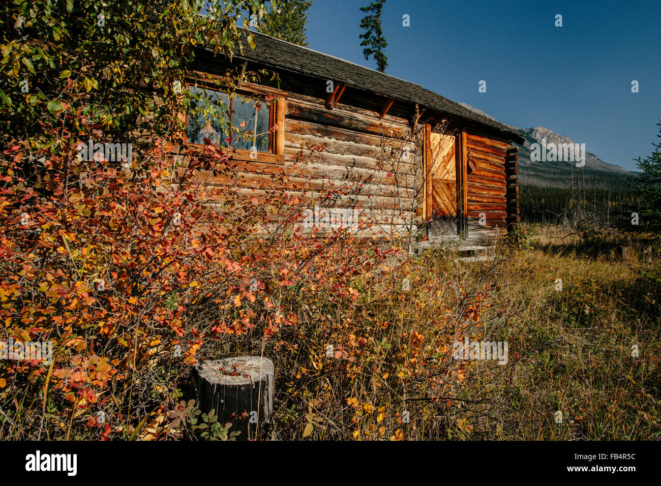 Ranger cabin hi-res stock photography and images - Alamy